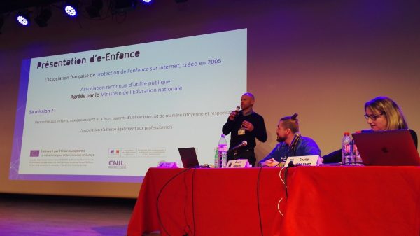 Les mineurs au cœur des cyberviolences – Enfance Majuscule